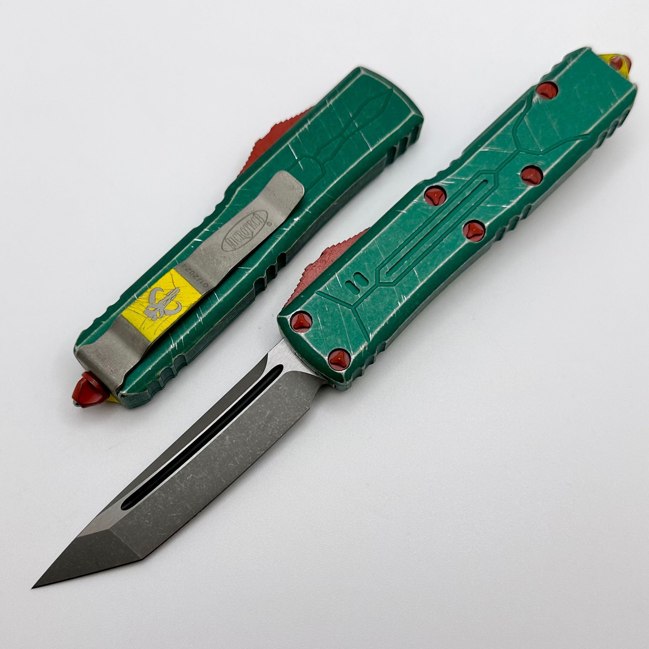 Microtech UTX-85 Bounty Hunter w/ Apocalyptic Signature Series 233-10B