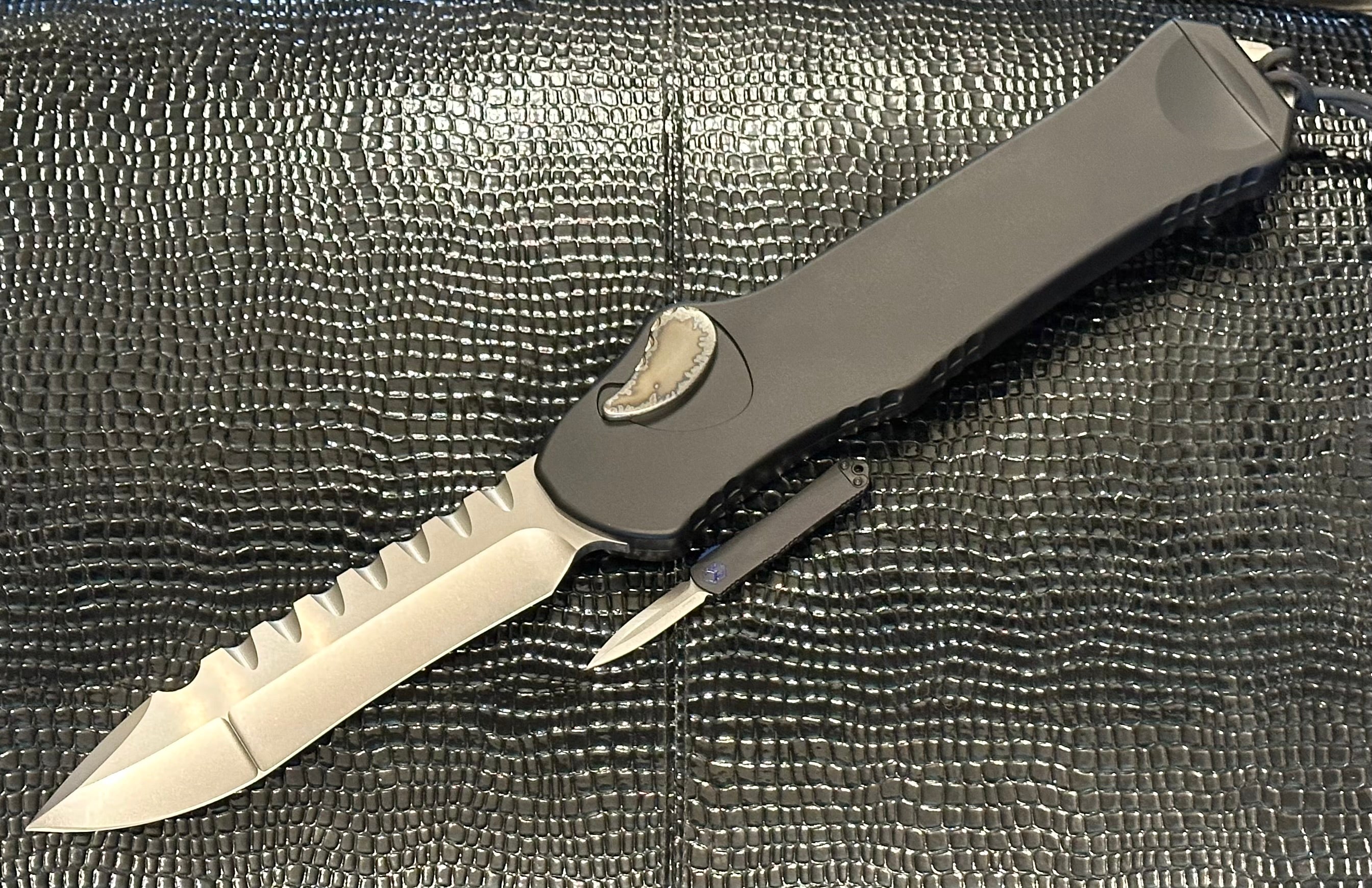 Heretic Giant Hydra 3X Hand Ground Custom Black Aluminum Handle & Ston