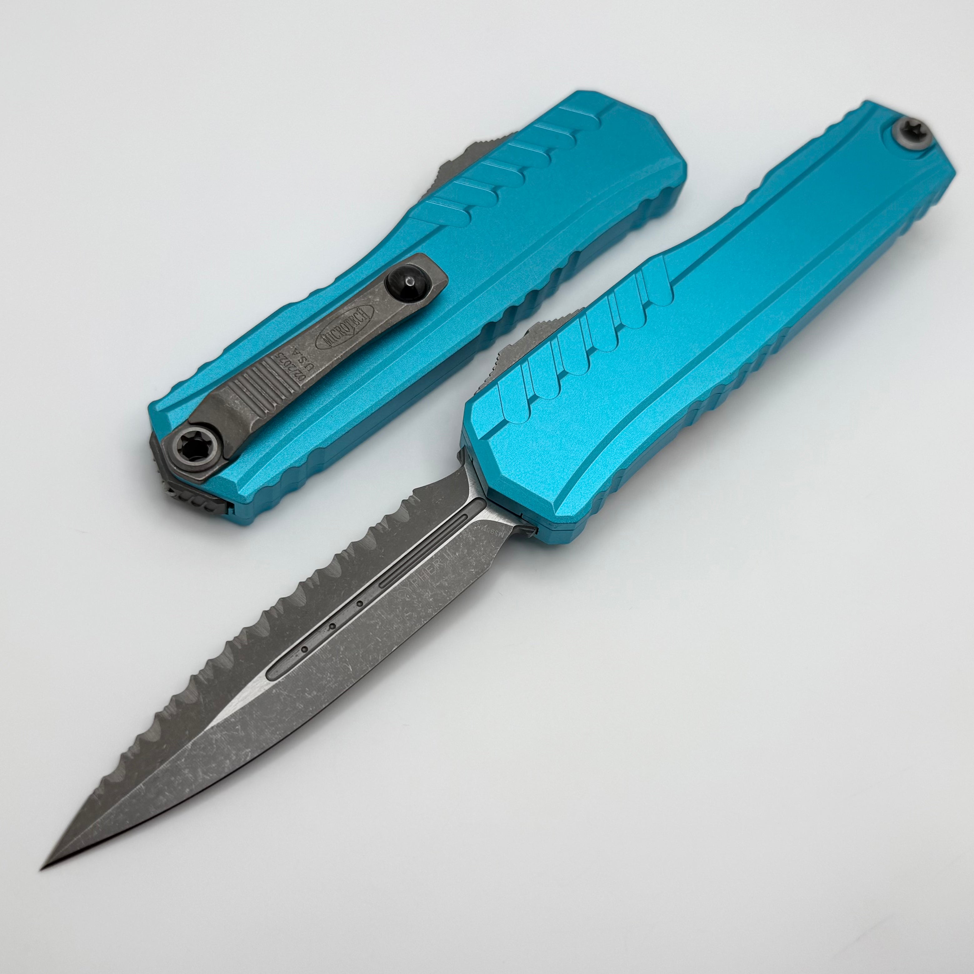 Microtech Cypher II D/E Full Serrated Apocalyptic w/ Turquoise Handle