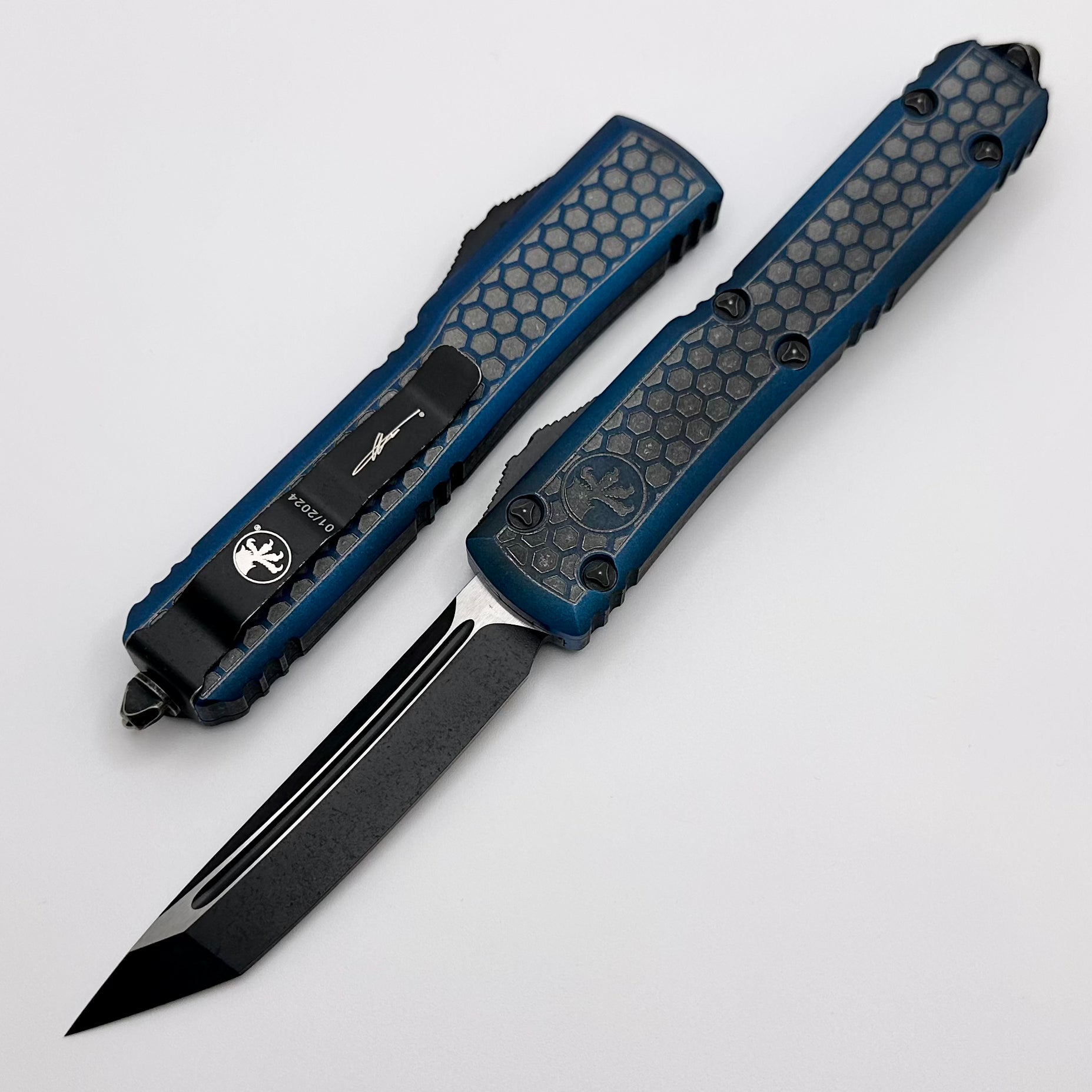 Microtech Ultratech Weathered Blue Hex Pattern w/ Tanto Signature Seri