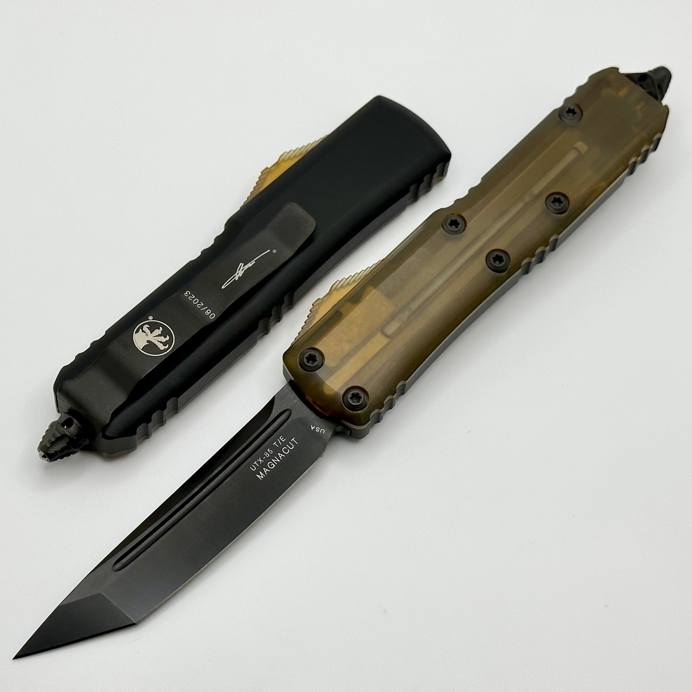 Microtech UTX-85 Ultem Top/Button Tanto DLC MagnaCut Signature Series