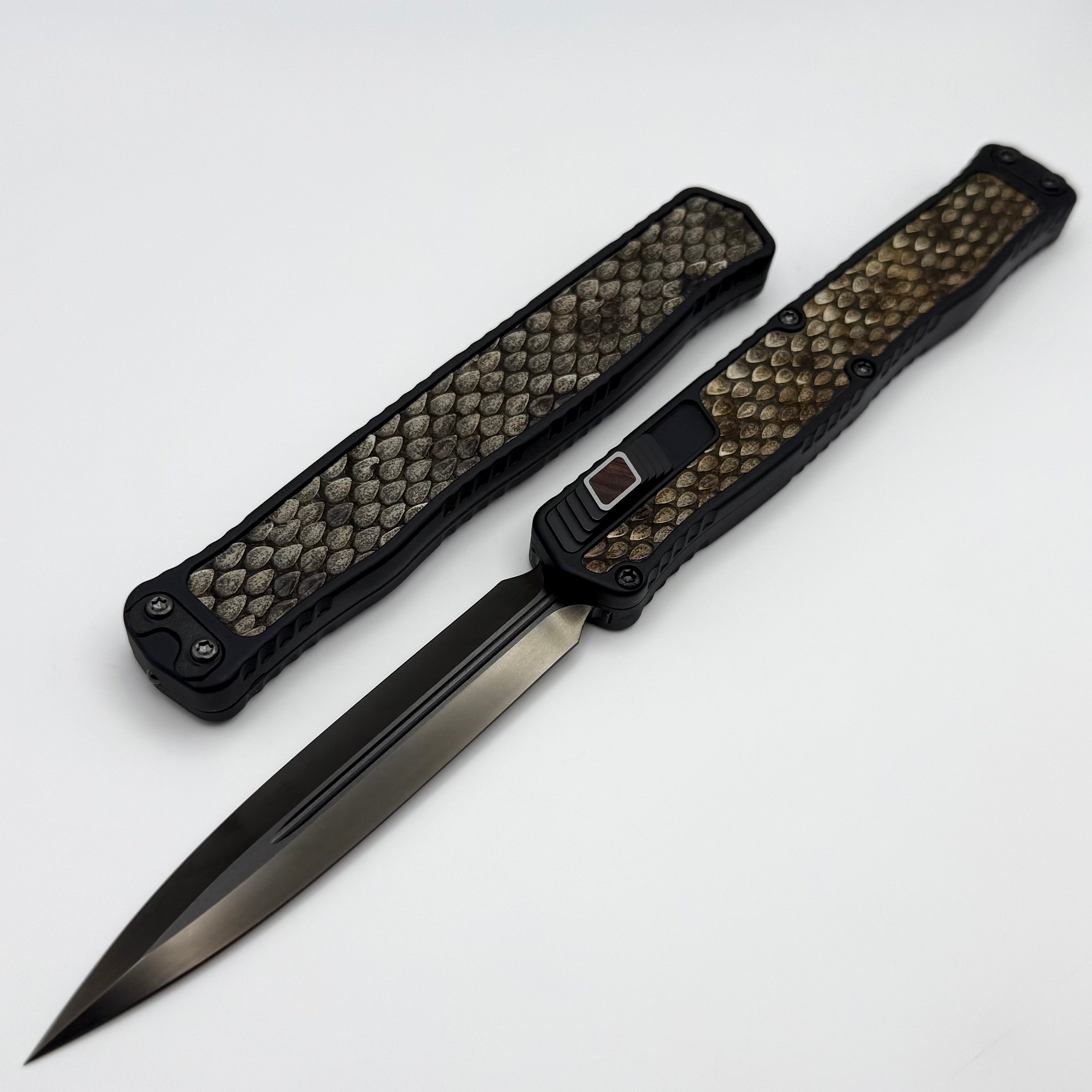 Heretic Knives Cleric II 2 Custom D/E High Sheen DLC MagnaCut & Rattle
