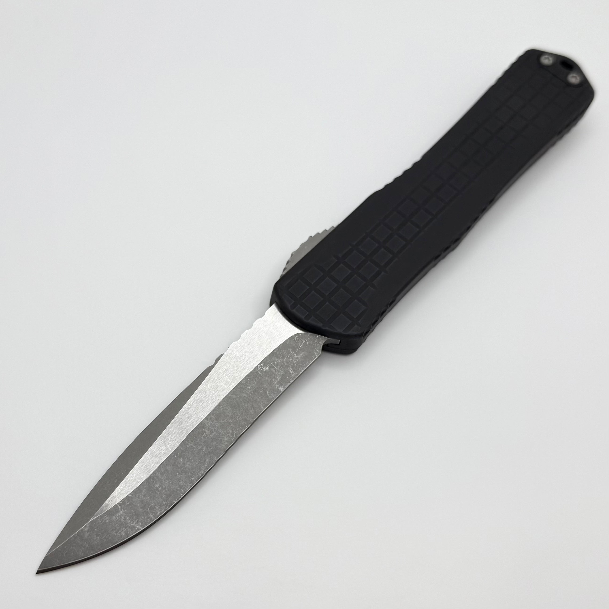 Heretic Knives Manticore X Black Frag Handle & Battleworn Recurve Magn