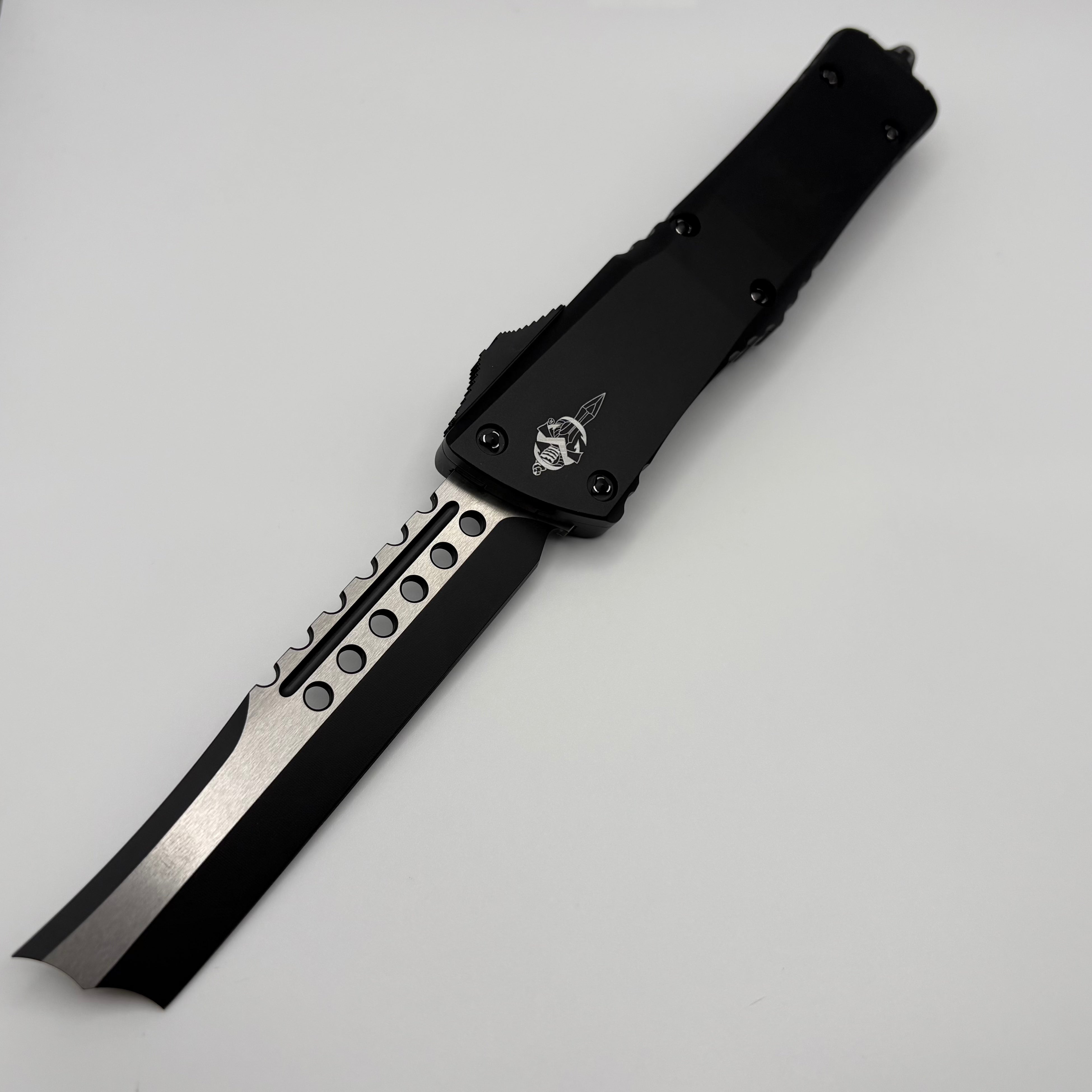 Pre-Owned Microtech Combat Troodon Hellhound Straight Razor Smooth Cha