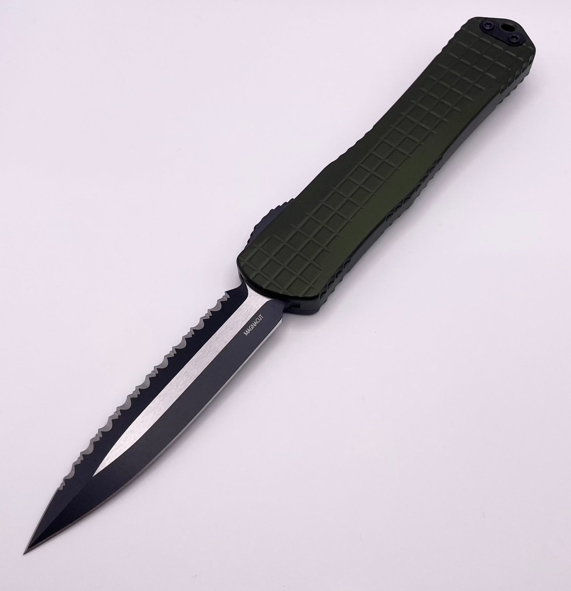 Pre Owned Heretic Knives Manticore X Green Frag Handle & Two Tone Blac