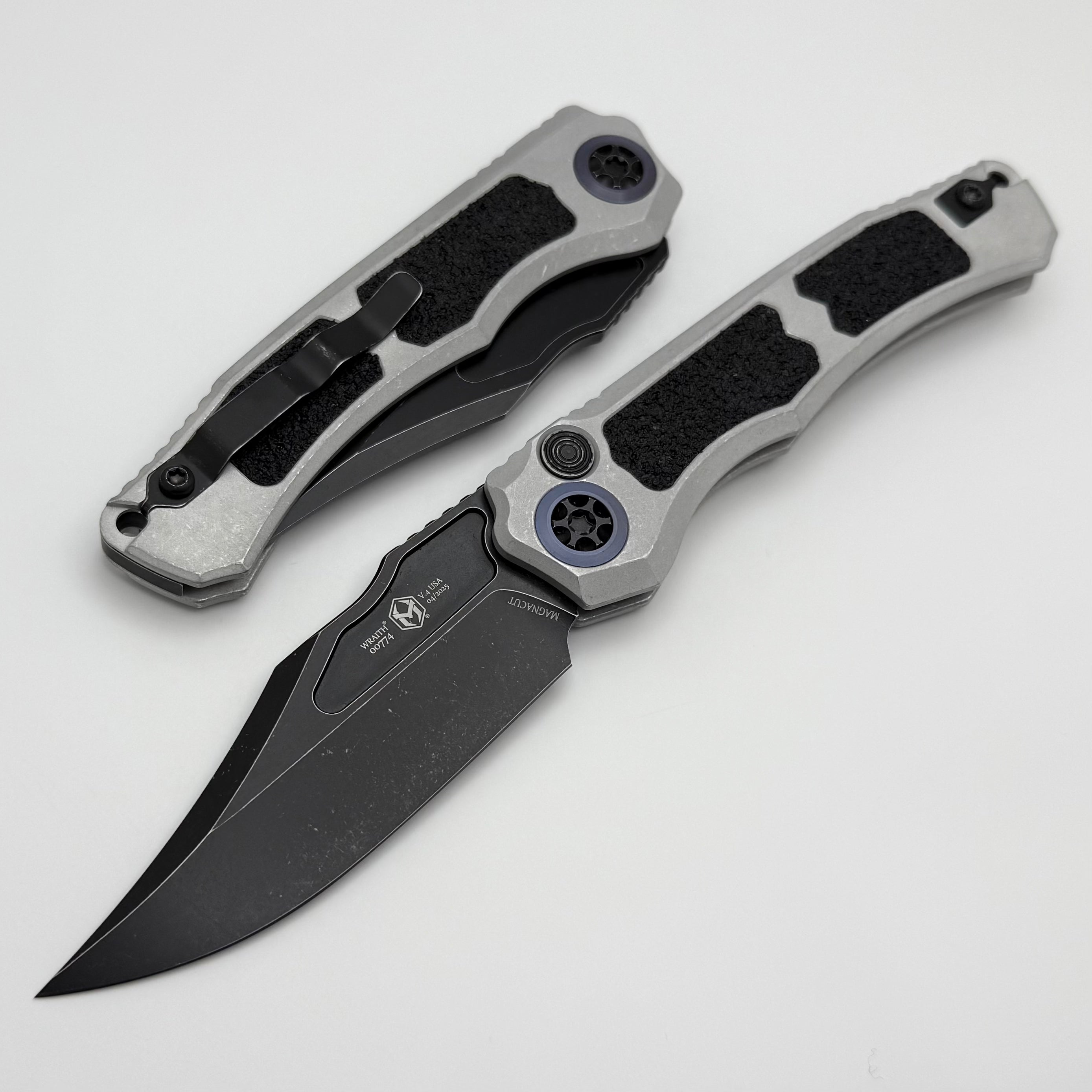 Heretic Knives Wraith Auto V4 w/ Blizzard Handle & Battleworn Black Bo