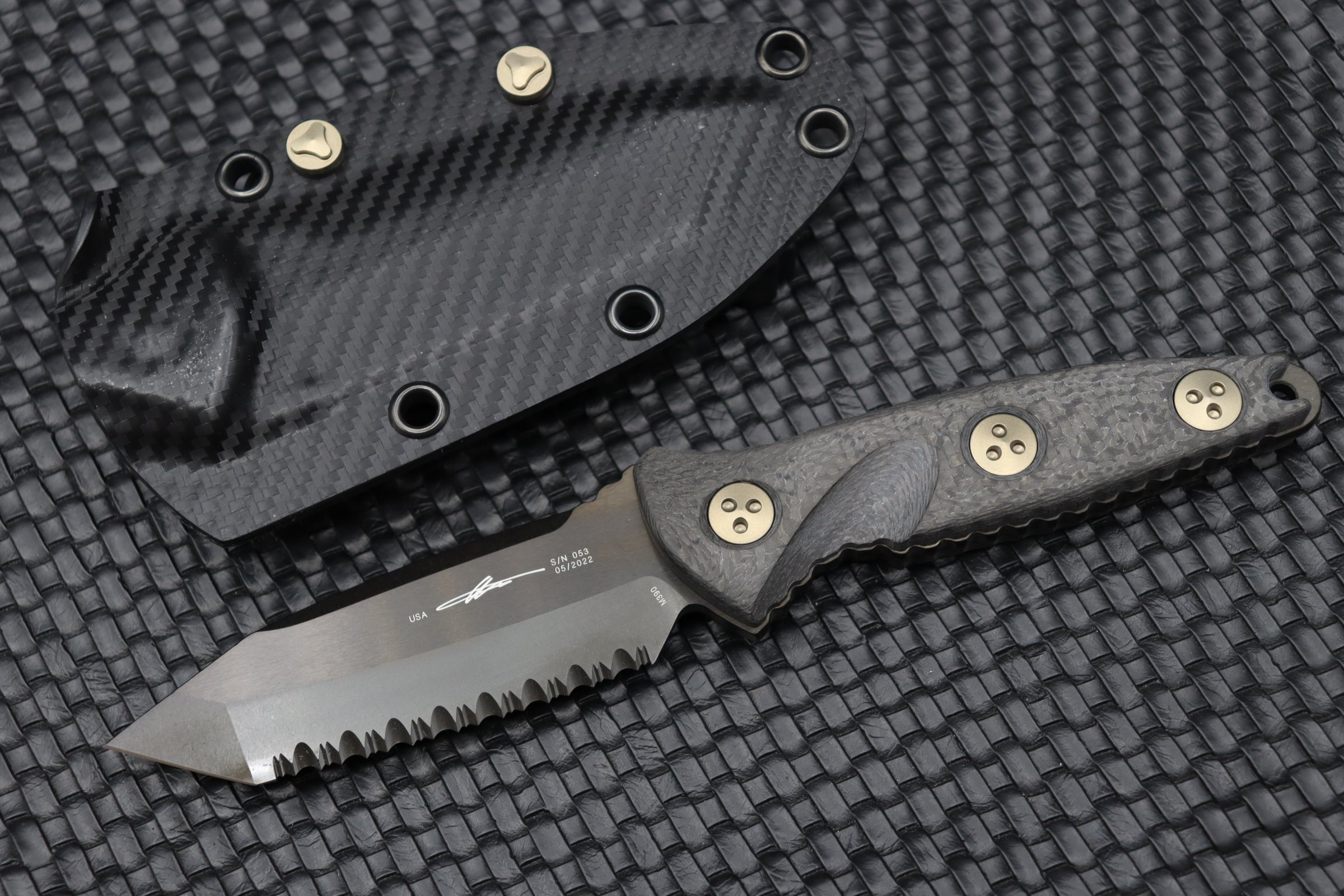 Microtech Socom Alpha Mini Tanto Fully Serrated Black DLC & Carbon Fib