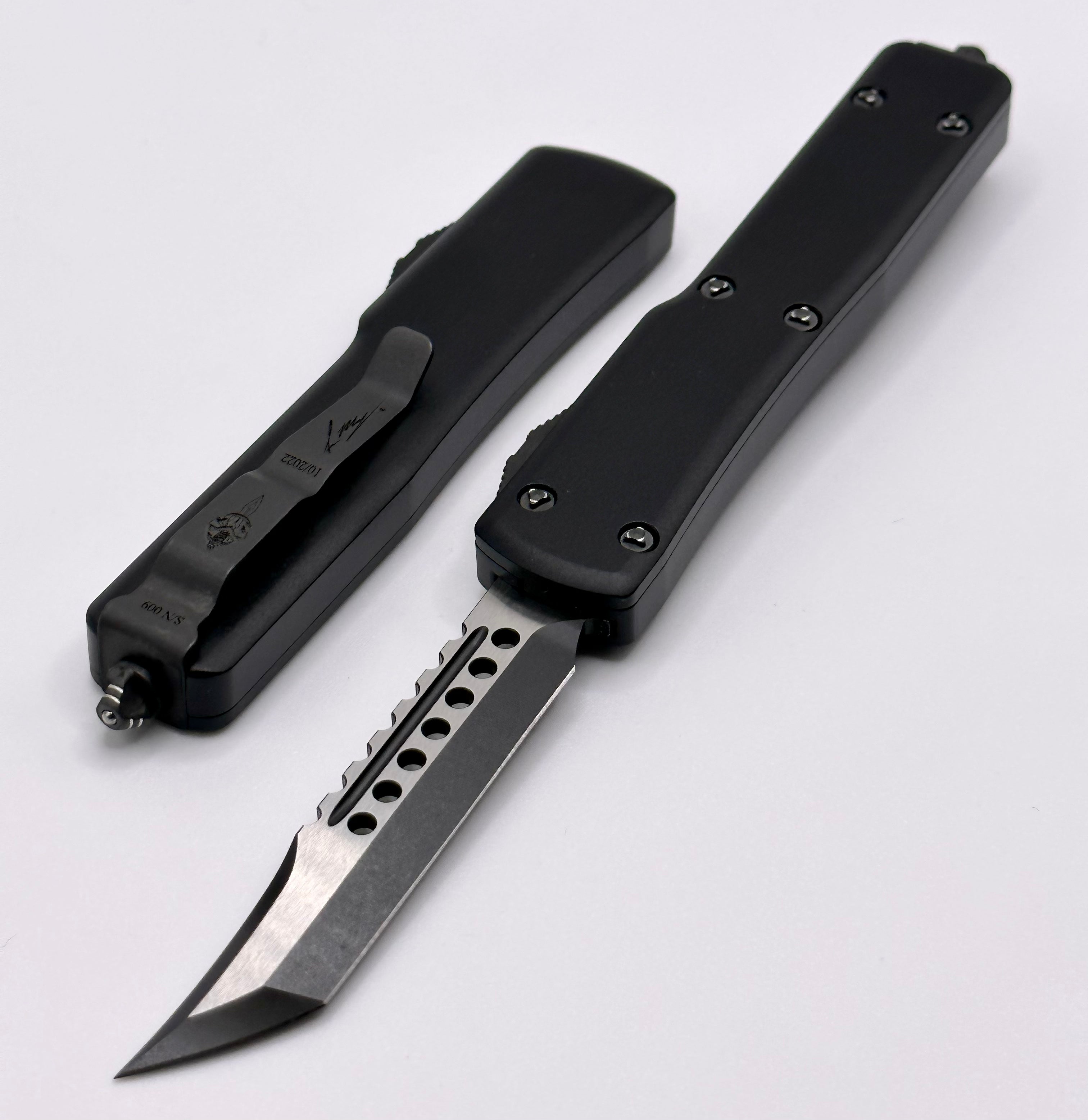 Microtech UTX-70 Hellhound Shadow DLC Two Tone Standard w/ Ringed DLC